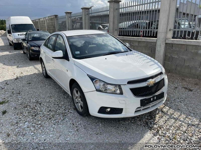 Chevrolet Cruze Kompletan Auto U Delovima
