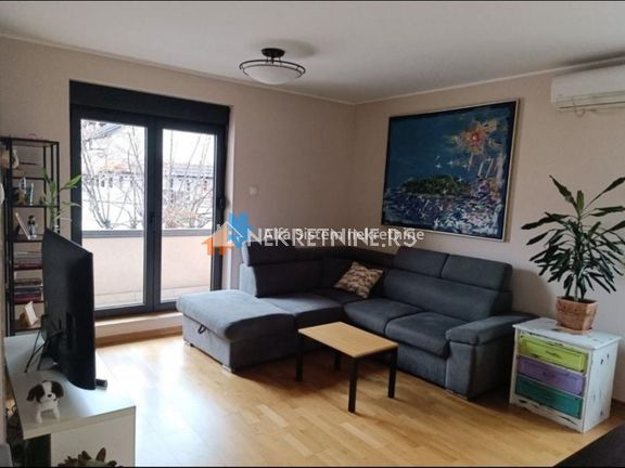 Voždovac, Lekino brdo, 3.0 stan, 63m2, 950 EUR, ID 50778