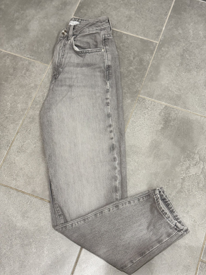 Zara farmerke  1500 din
