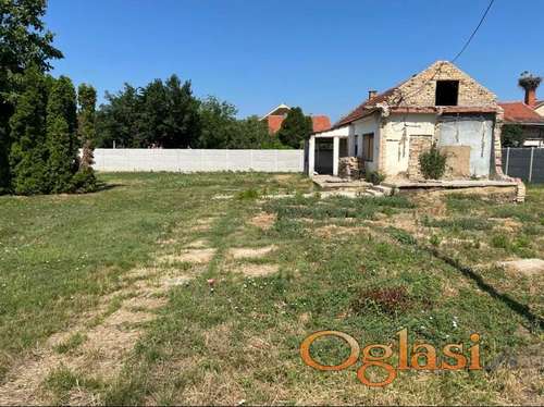 Na prodaju je atraktivan građevinski plac površine 1106m²