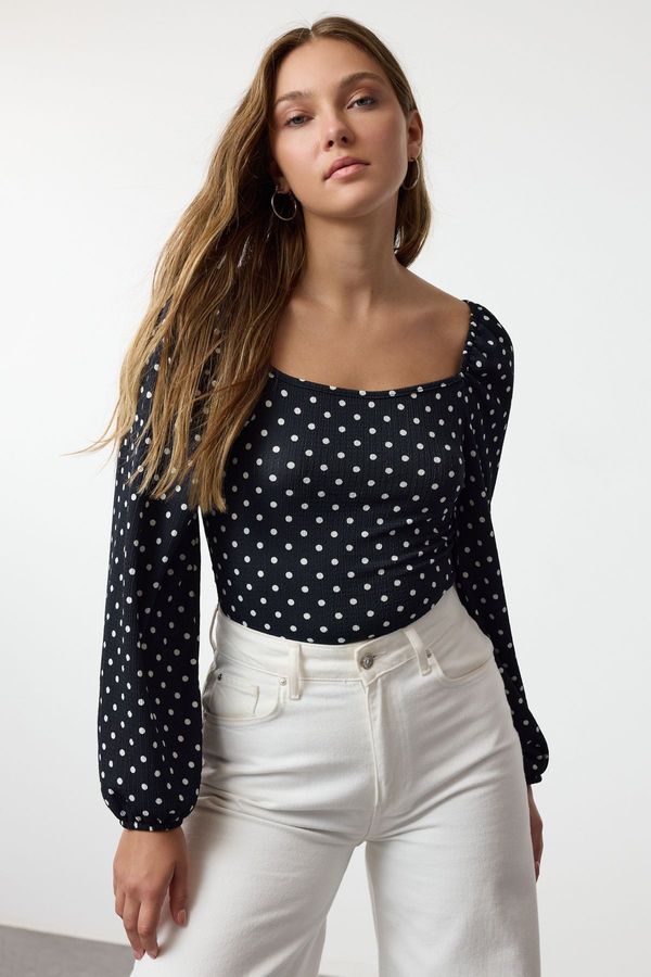 TRENDYOL NAVY BLUE POLKA DOT FITTED SQUARE NECK WRAP/TEXTURED KNITTED BLOUSE