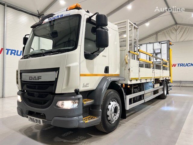 DAF LF 220 kamion s ravnom platformom