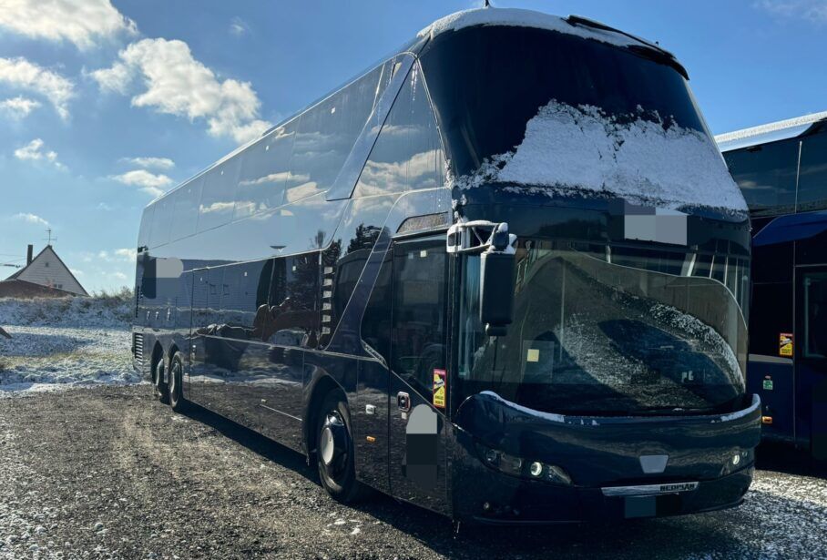 Neoplan Skyliner L - P06 dvospratni autobus