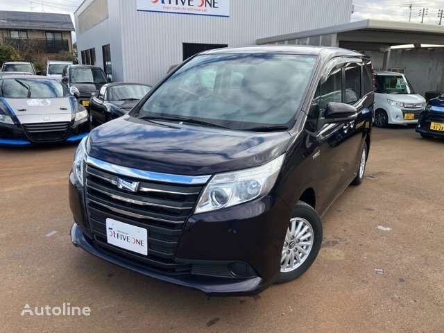 Toyota NOAH minivan