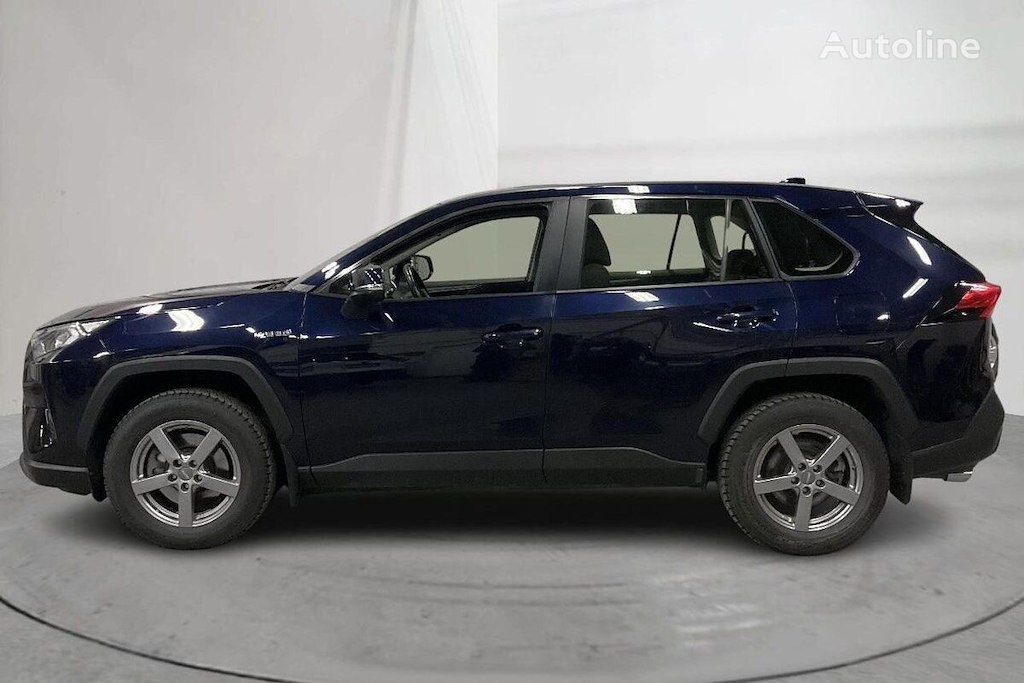 Prodaje se Toyota RAV4 krosover na aukciji