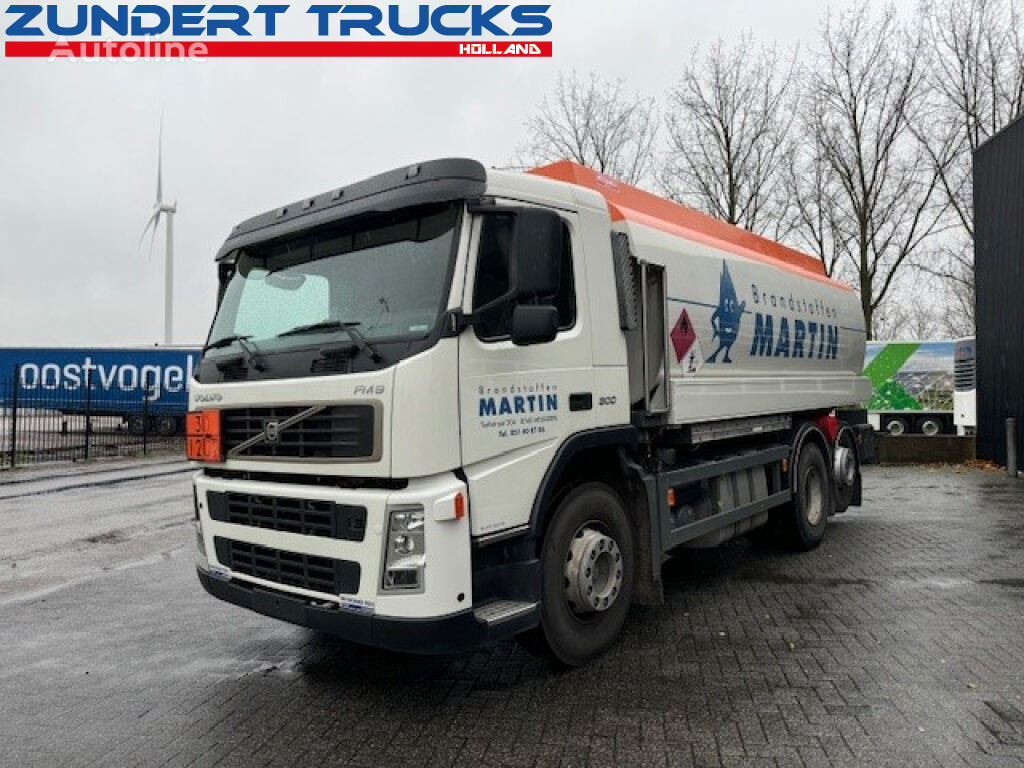 Volvo FM9 300 6X2 TANKWAGEN 4 COMP 18000 LITER autocisterna