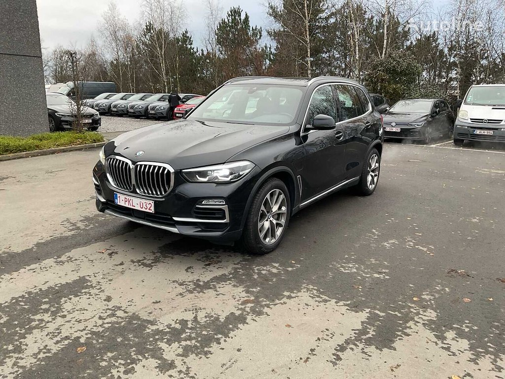 Prodaje se BMW X5 xdrive 45e terenac na aukciji