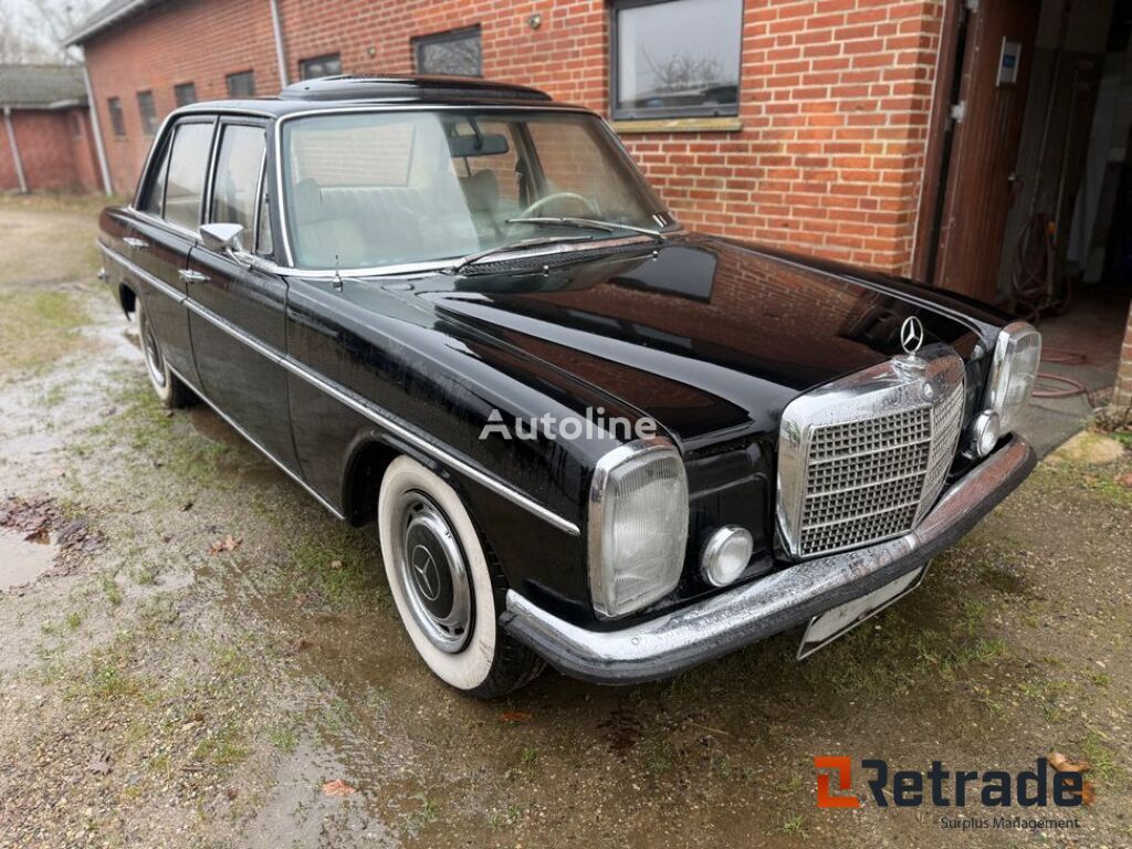 Prodaje se Mercedes-Benz 200 sedan na aukciji