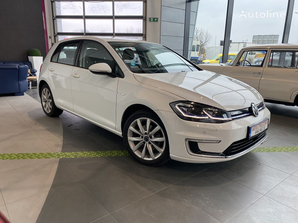 Volkswagen eGolf / 136KM DSG / UP TO 280KM RANGE / LOW MILEAGE / FACELIFT hečbek