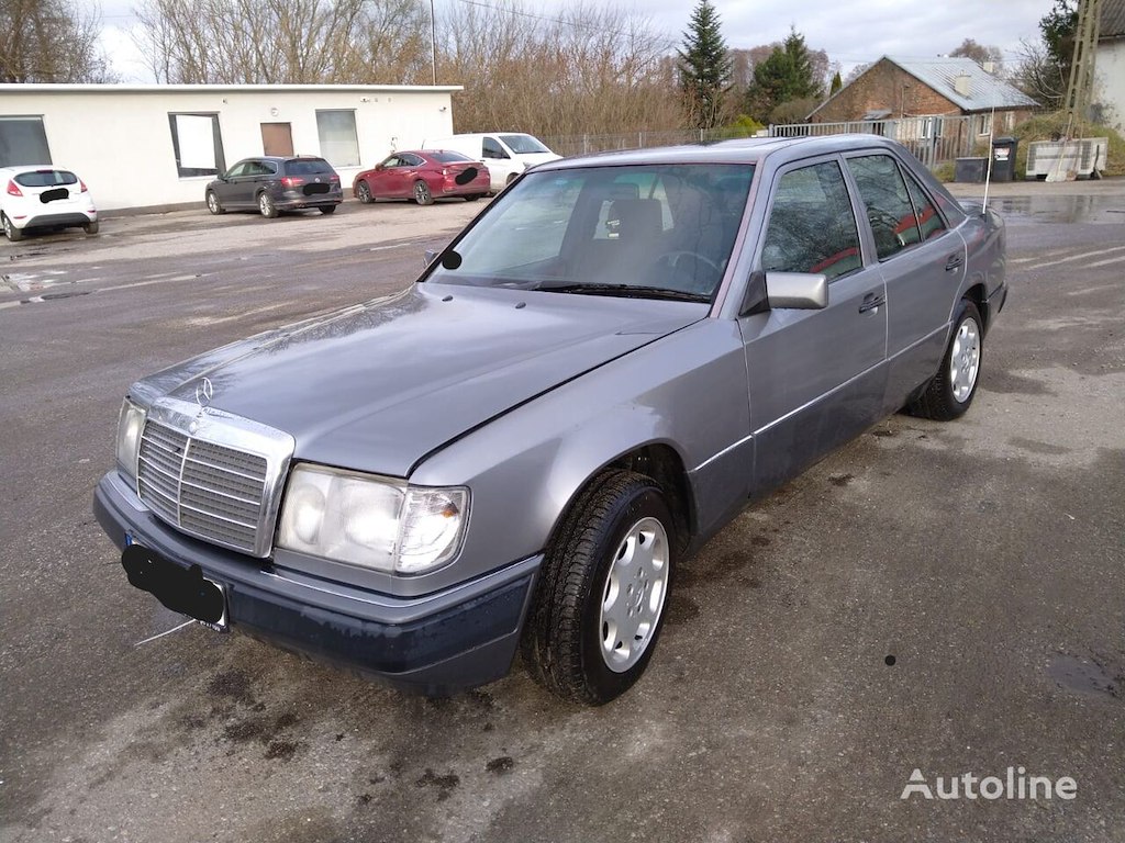 Mercedes-Benz 124 300d sedan