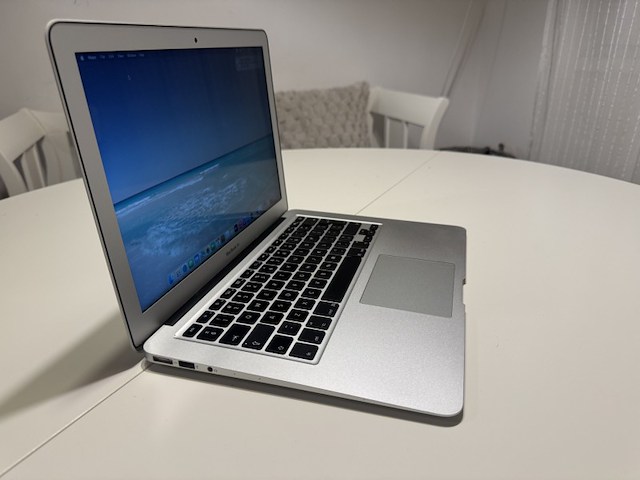 MacBook Air 13”, 2017, 8/256GB Perfektan