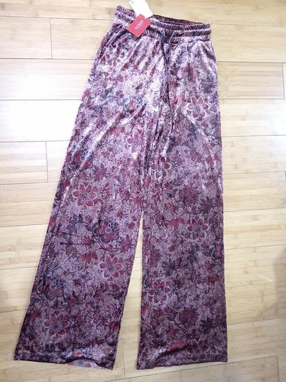 Guess pantalone savrsene L XS