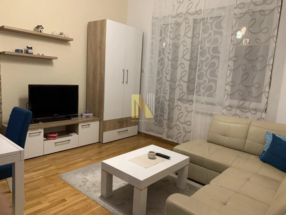 Izdavanje, garsonjera, 34m2, Bulevar Oslobodjenja, Novi Sad, Novi Sad