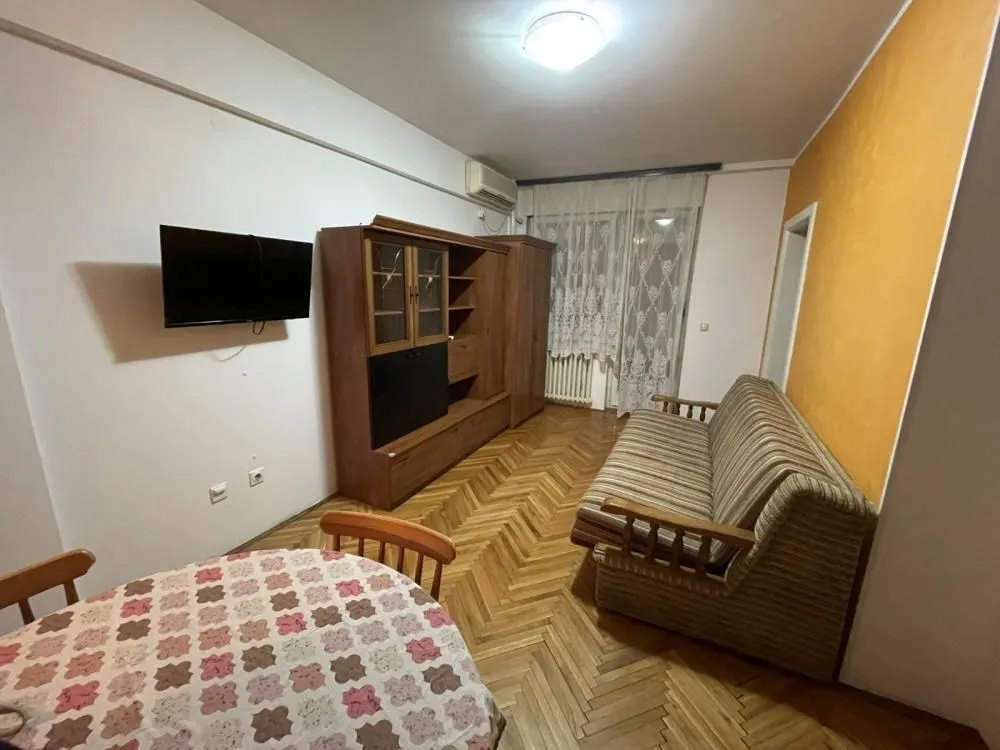 Izdavanje, jednosoban stan, 36m2, Bulevar Oslobodjenja, Novi Sad, Novi Sad