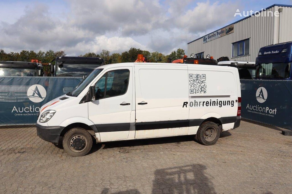 Prodaje se Mercedes-Benz Sprinter minibus furgon na aukciji