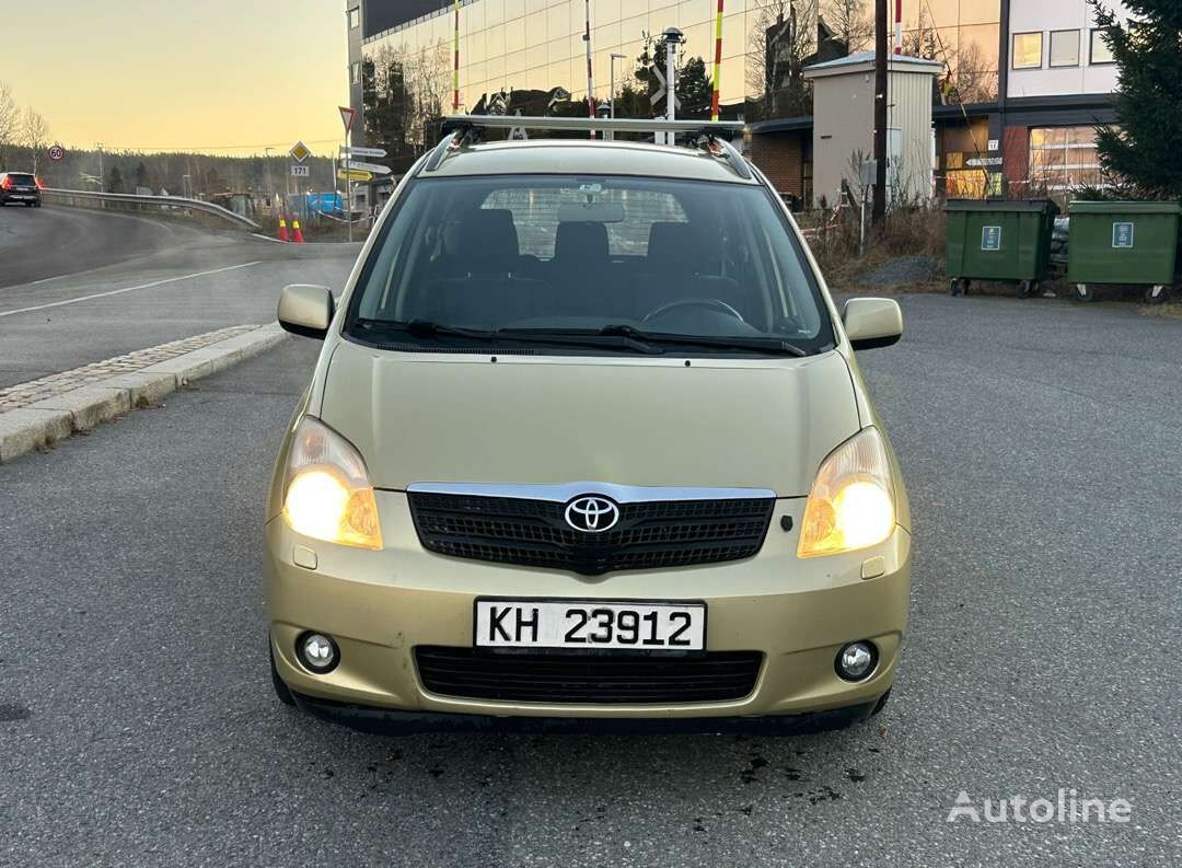 Prodaje se Toyota COROLLA VERSO minivan na aukciji