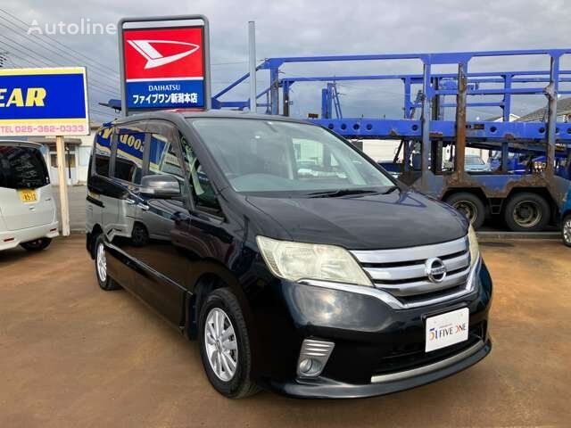 Nissan SERENA minivan