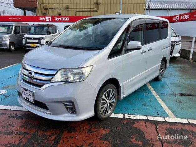 Nissan SERENA minivan