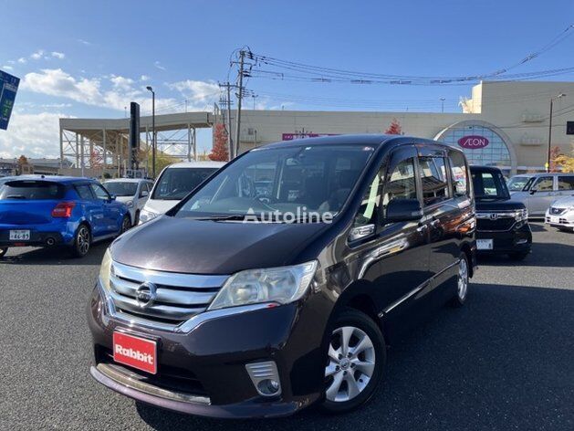 Nissan SERENA minivan