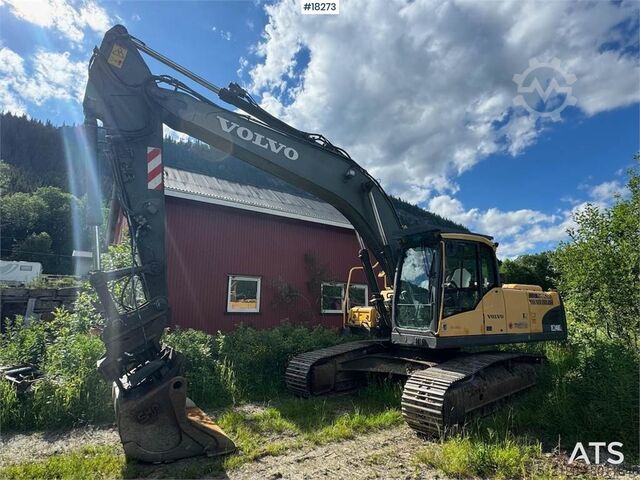 Bager za puzanje
Volvo EC240CL Tracked excavator w/ 2 buckets. Changed ch