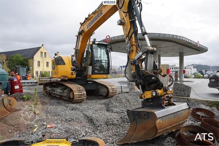 Bager za puzanje
Liebherr R914 K STD excavator with GPS. 4 buckets, tilt and