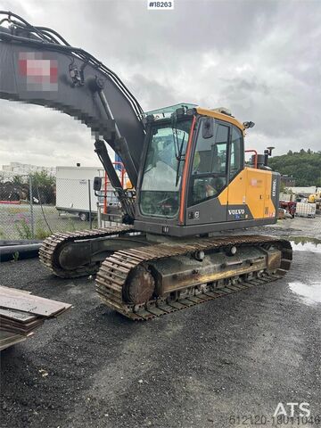 Bager za puzanje
Volvo EC180 El crawler excavator w/ 2 buckets, tilt and