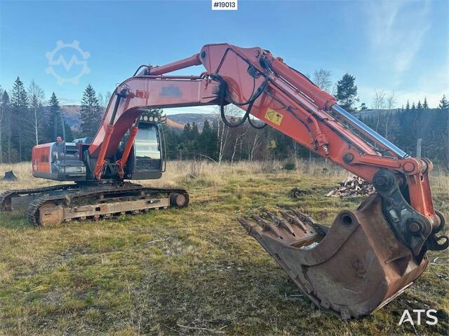 Bager za puzanje
Hitachi ZX250LC-3 excavator w/ new engine and 2 buckets. W