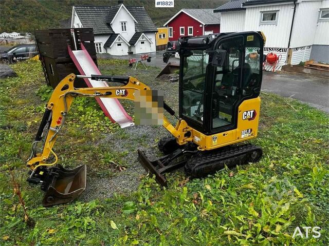 Mini bageri
CAT 301.8 w/ 3 buckets and hammer