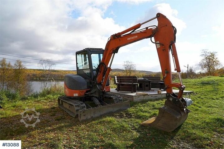 Mini bageri
Hitachi ZX50U-2 excavator w/grading bucket and hammer.