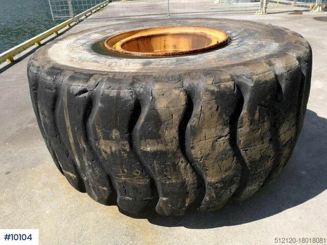 Gume i felne za Volvo A40
Tires and rims for Volvo A40