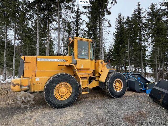 Utovarivač točkova
Volvo L90D Wheel loader w/ folding wing bucket and scale