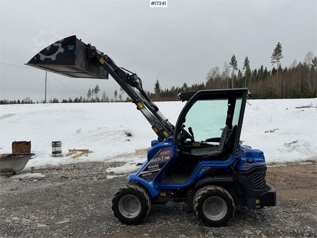 Utovarivač točkova
Multione 5.3K Wheel loader w/ cab and bucket WATCH VIDEO