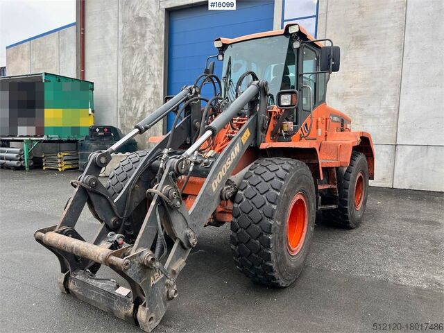 Utovarivač točkova
Doosan DL250-3 wheel loader w/ stick steering WATCH VIDEO