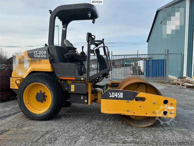 Tandem valjak
Volvo SD45B Roller with only 364 hours