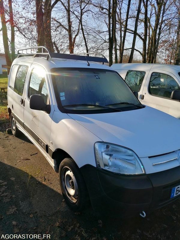 Prodaje se Citroen BERLINGO laki furgon na aukciji