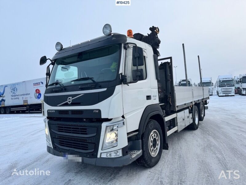 Volvo FM450 kamion s ravnom platformom