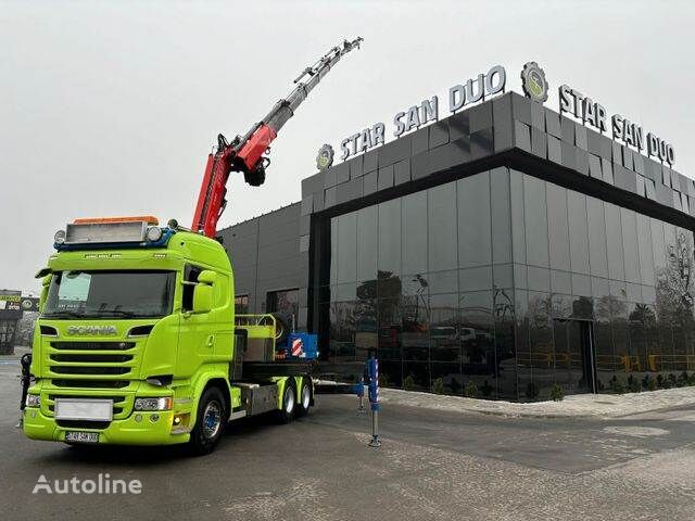 Scania R 520 tegljač + poluprikolica platforma