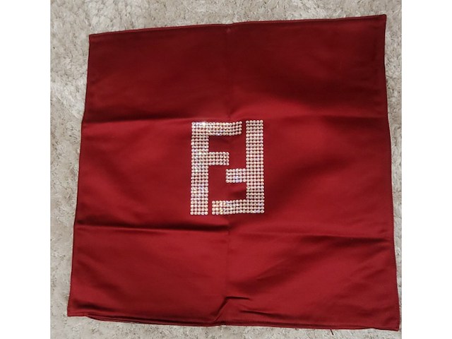 **Fendi jastucnice**