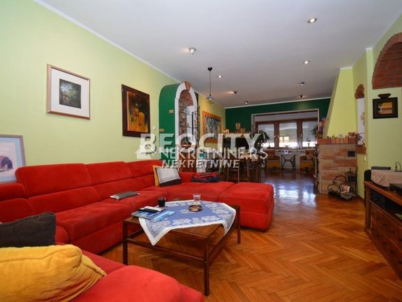 Voždovac, Bioskop Voždovac, Kostolačka, 6.0, 285m2, 390000EUR