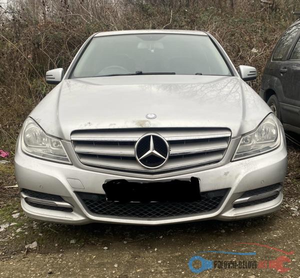 Polovni Delovi Za Mercedes Benz C 220 2.2 Cdi Kompletan Auto U Delovima