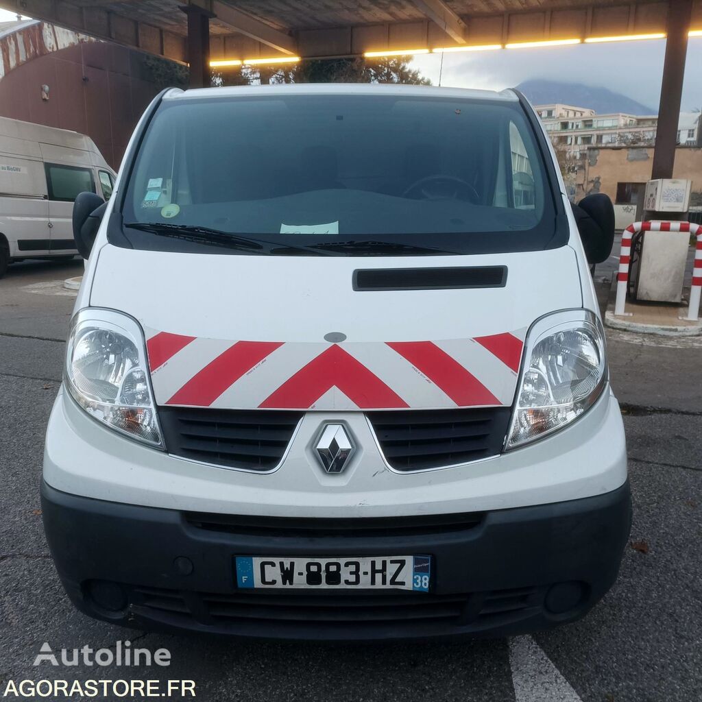 Prodaje se Renault TRAFIC minibus furgon na aukciji