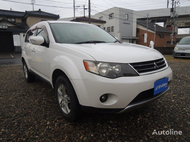 Mitsubishi OUTLANDER krosover