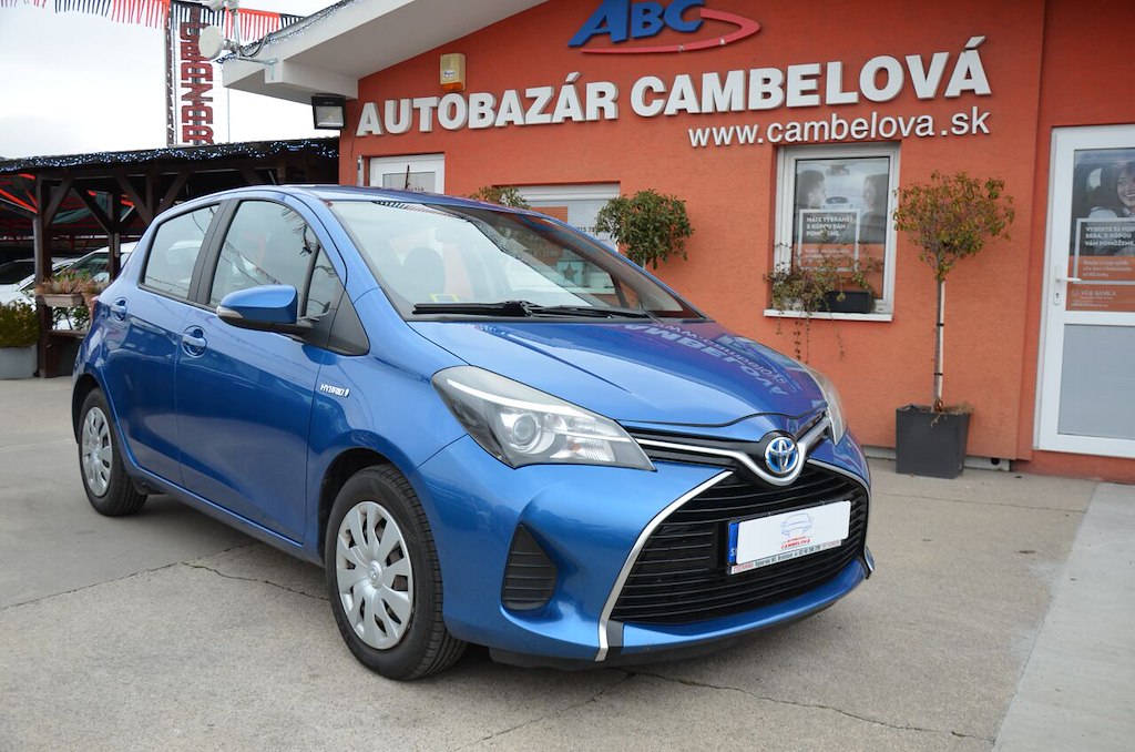 Toyota Yaris 1.5 Hybrid Business E-CVT hečbek