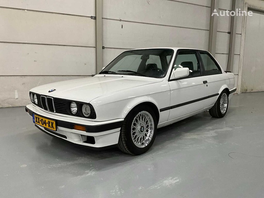 Prodaje se BMW 3-serie kupe na aukciji