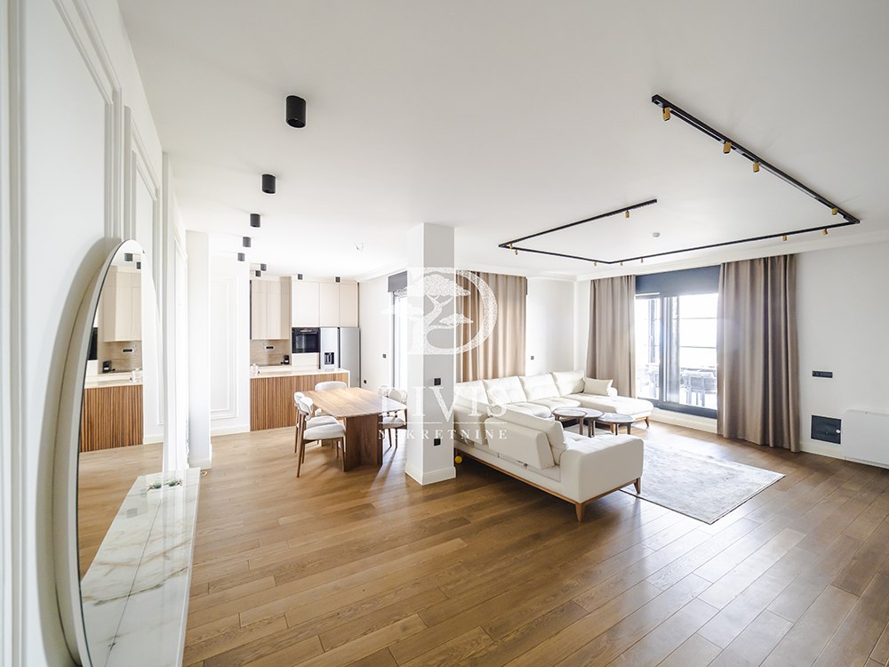 Lux petosoban penthouse na Banovom brdu 216m2