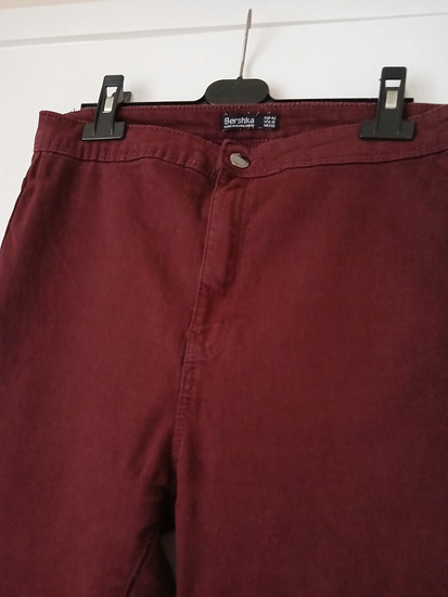 Bershka bordo farmerke