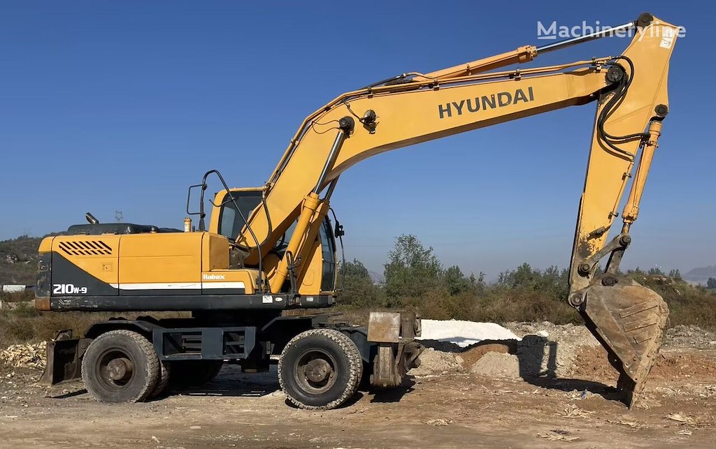 Hyundai R210 bager točkaš