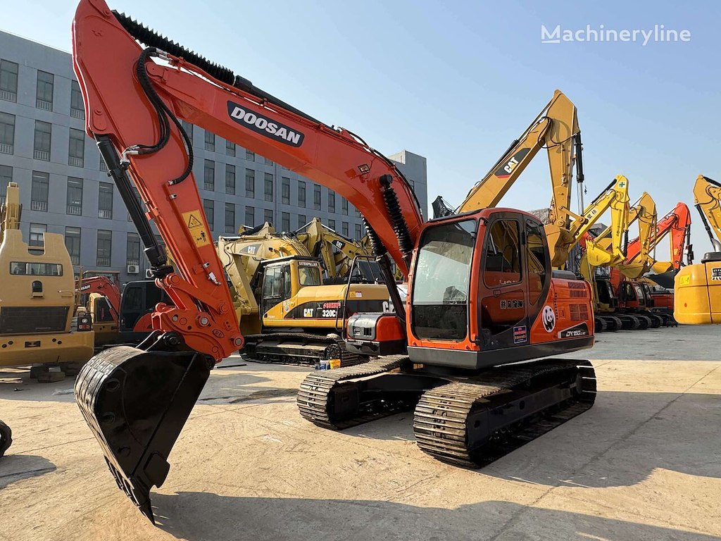 Doosan DX150 bager guseničar