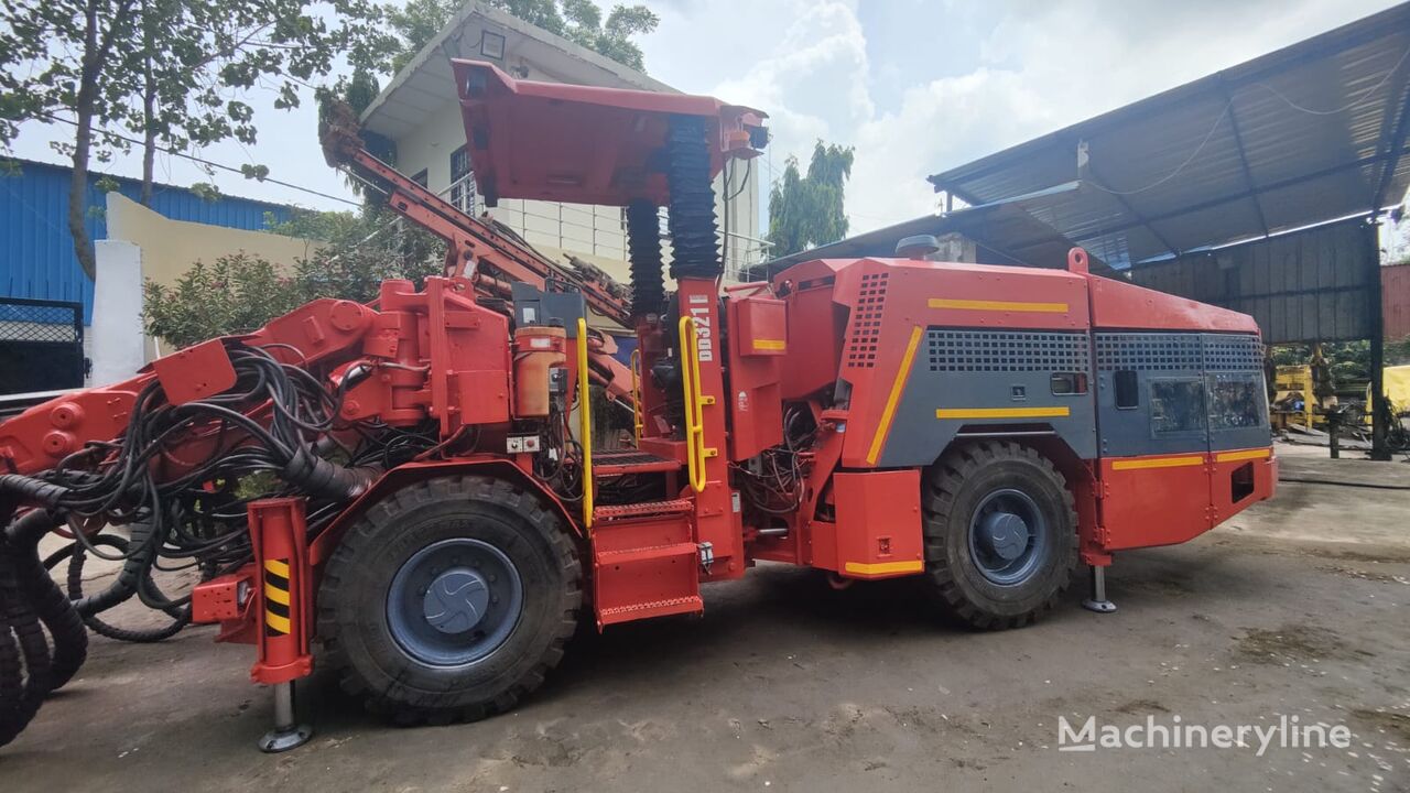 Sandvik DD321-40 Jumbo Drill 2 Boom bušaće postrojenje