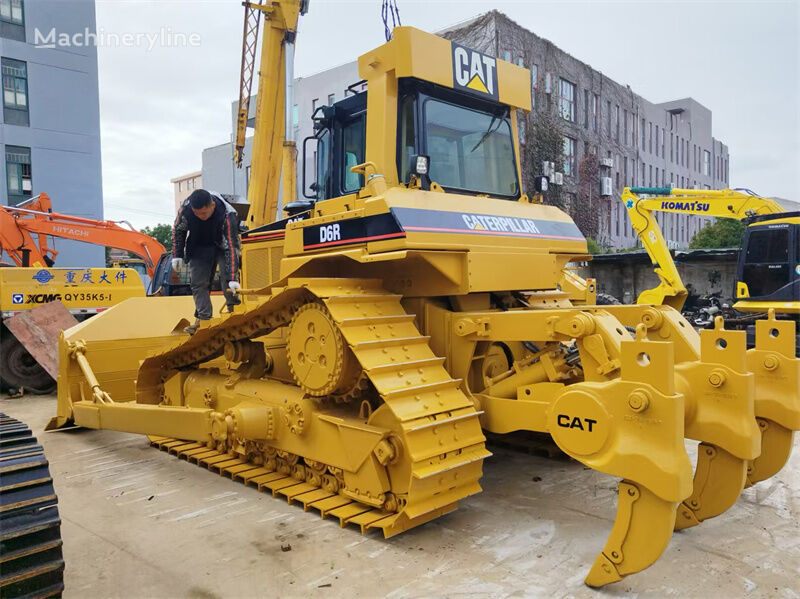 Caterpillar D6R buldožer